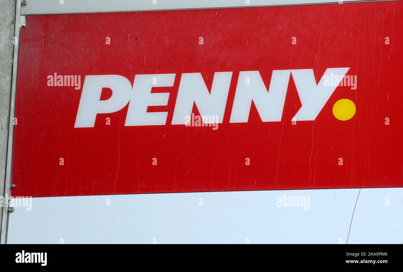 Logos zeichen hi-res stock photography and images - Alamy