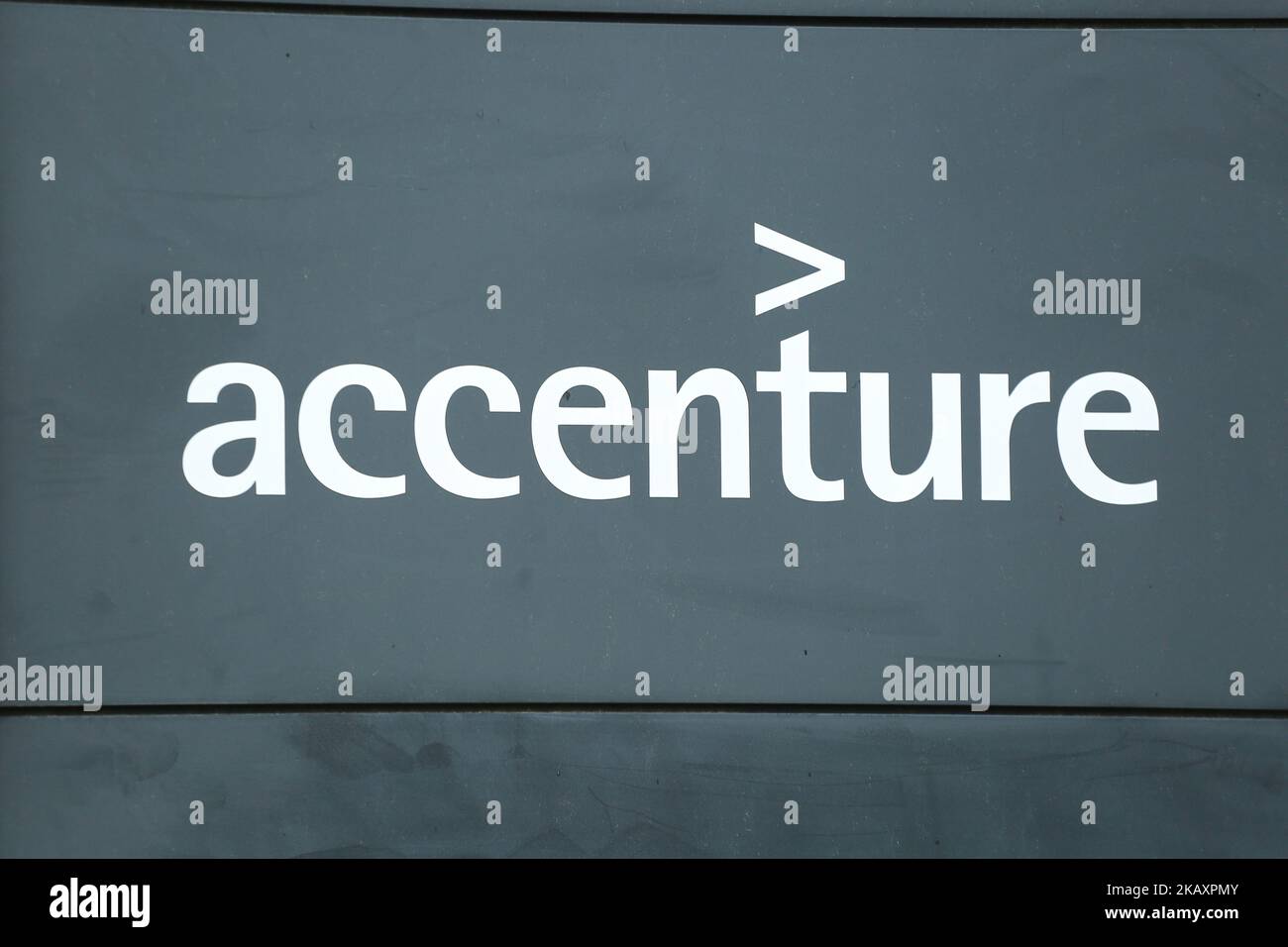 Accenture Consulting Logo