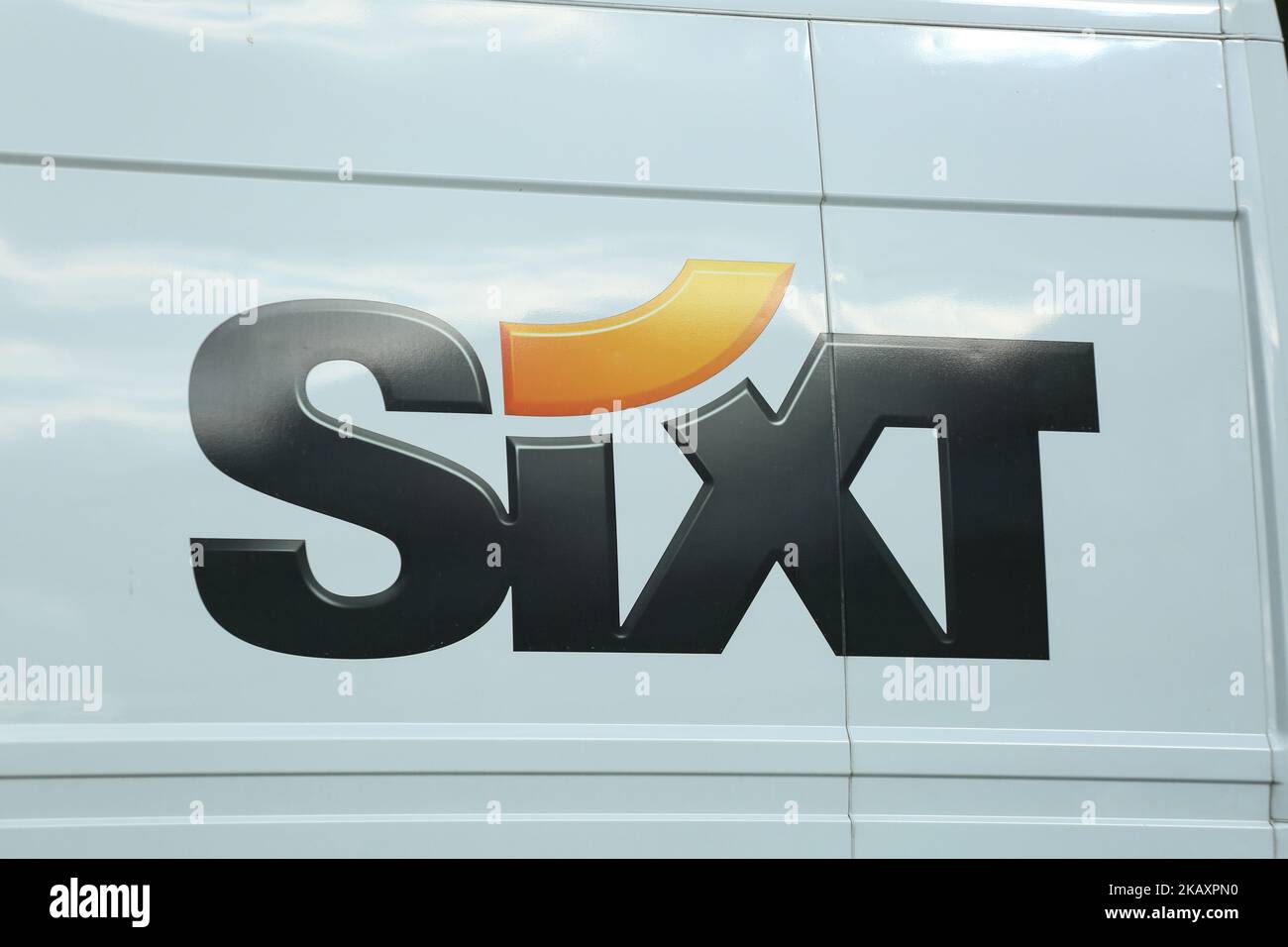 Logos zeichen hi-res stock photography and images - Alamy