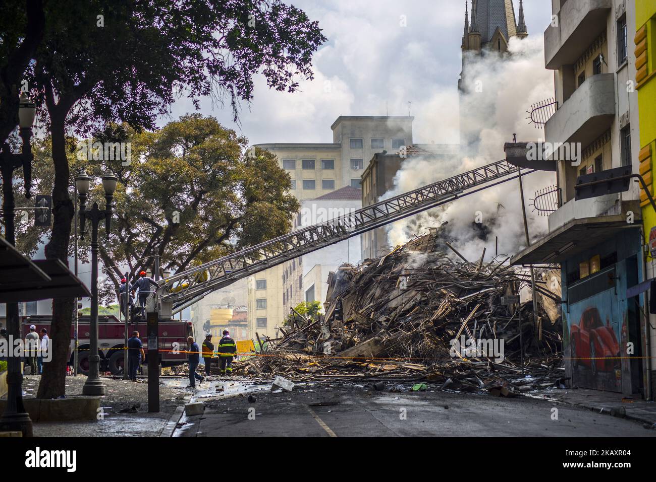 A major fire caused the collapse of a 24-storey building in downtown ...
