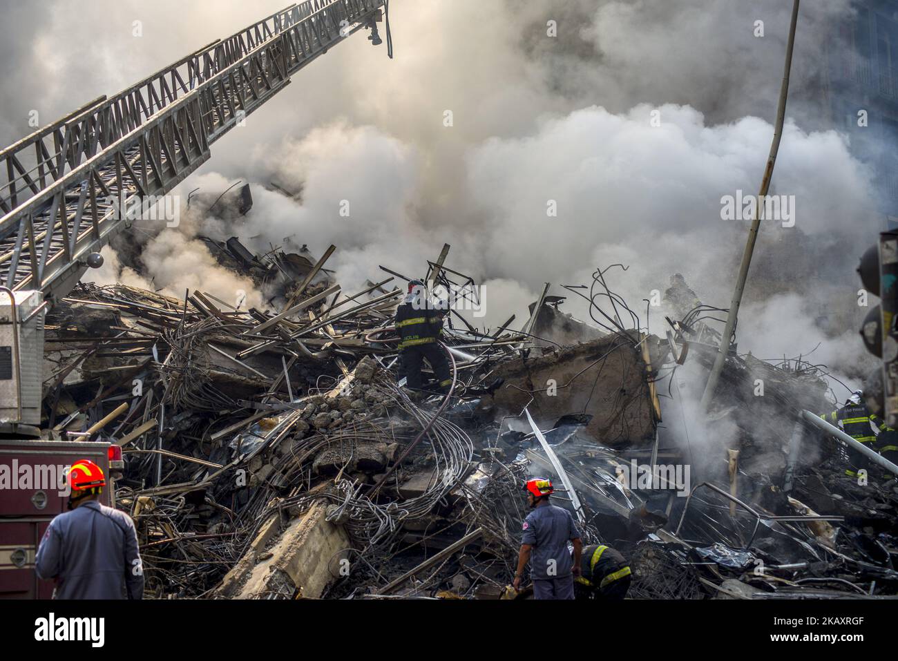 A major fire caused the collapse of a 24-storey building in downtown ...