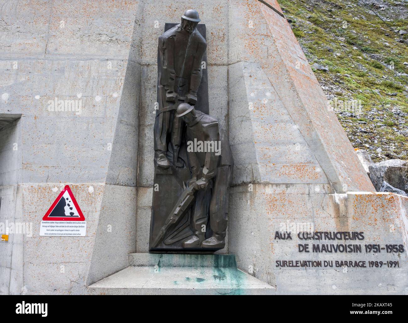 Monument in memory of workers who build the hydroelectric water dam at ...