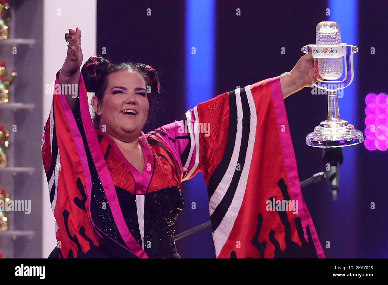 Netta of Israel raises the Trophy after winning the 2018 Eurovision ...