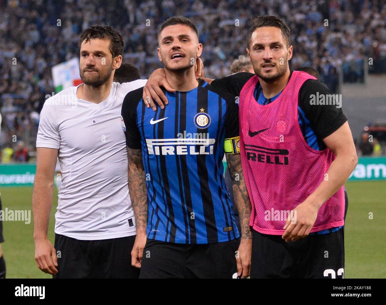 Mauro icardi inter celebrates team hi-res stock photography and images ...