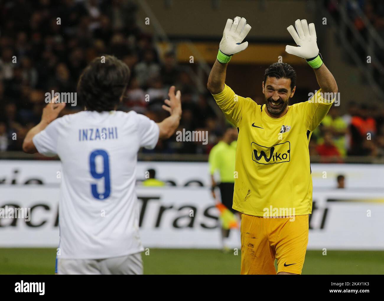 Gianluigi buffon and andrea pirlo hi-res stock photography and images ...