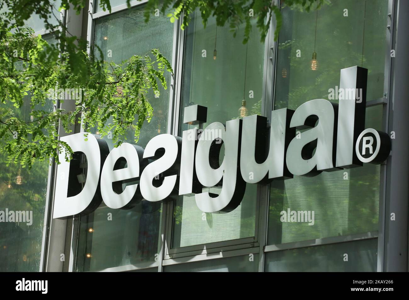 Desigual logo hi-res stock photography and images - Alamy
