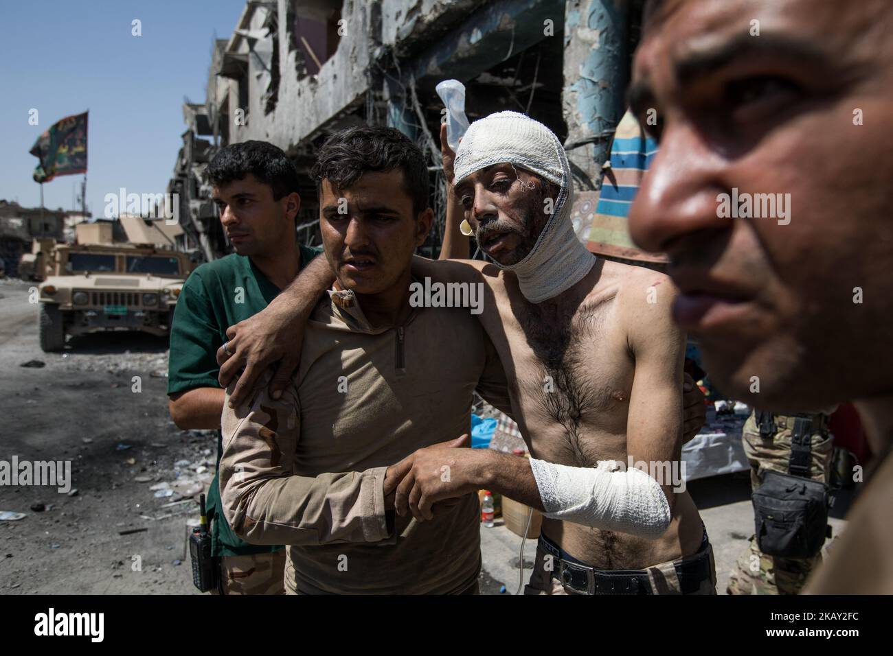(7/11/2017) In the old town of Mosuls / Iraq a soldier of the Iraqi ...