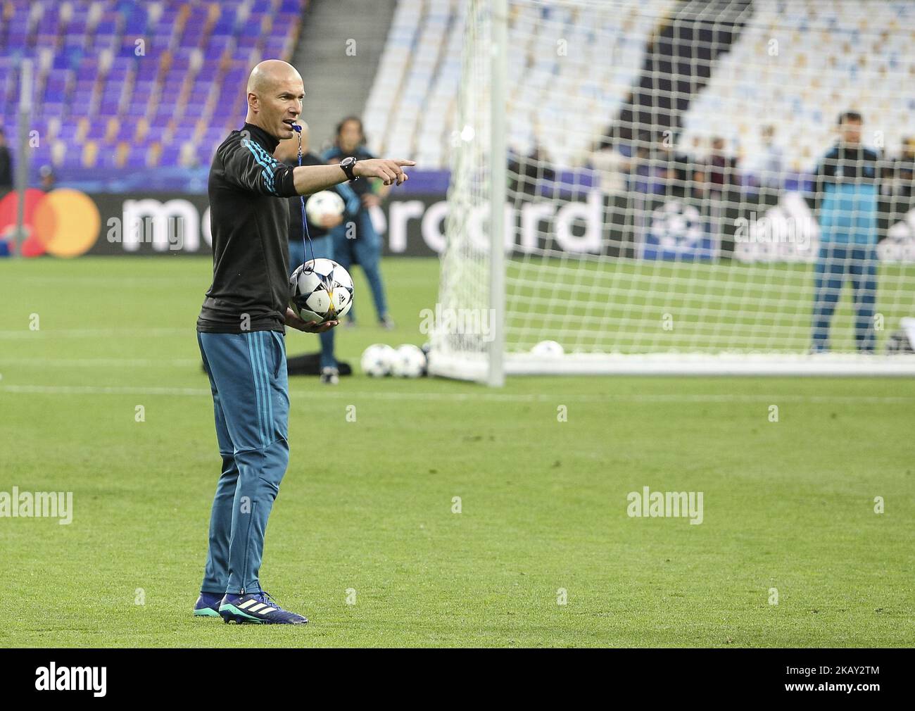 Zinedine zidane french football player hi-res stock photography and ...