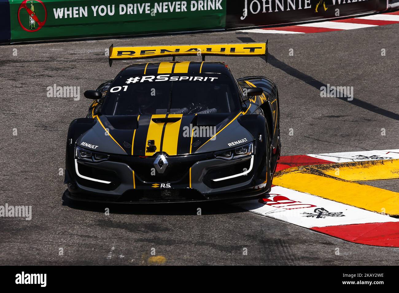 27 Nico Hulkenberg from Germany Renault Sport F1 Team RS18 driving a ...