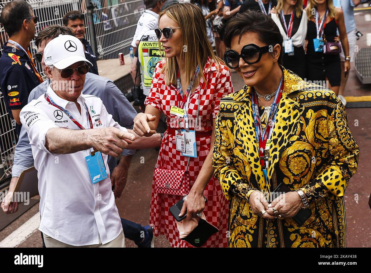 The moda designer Thomas Jacob Hilfiger with Dee Ocleppo and Kris ...