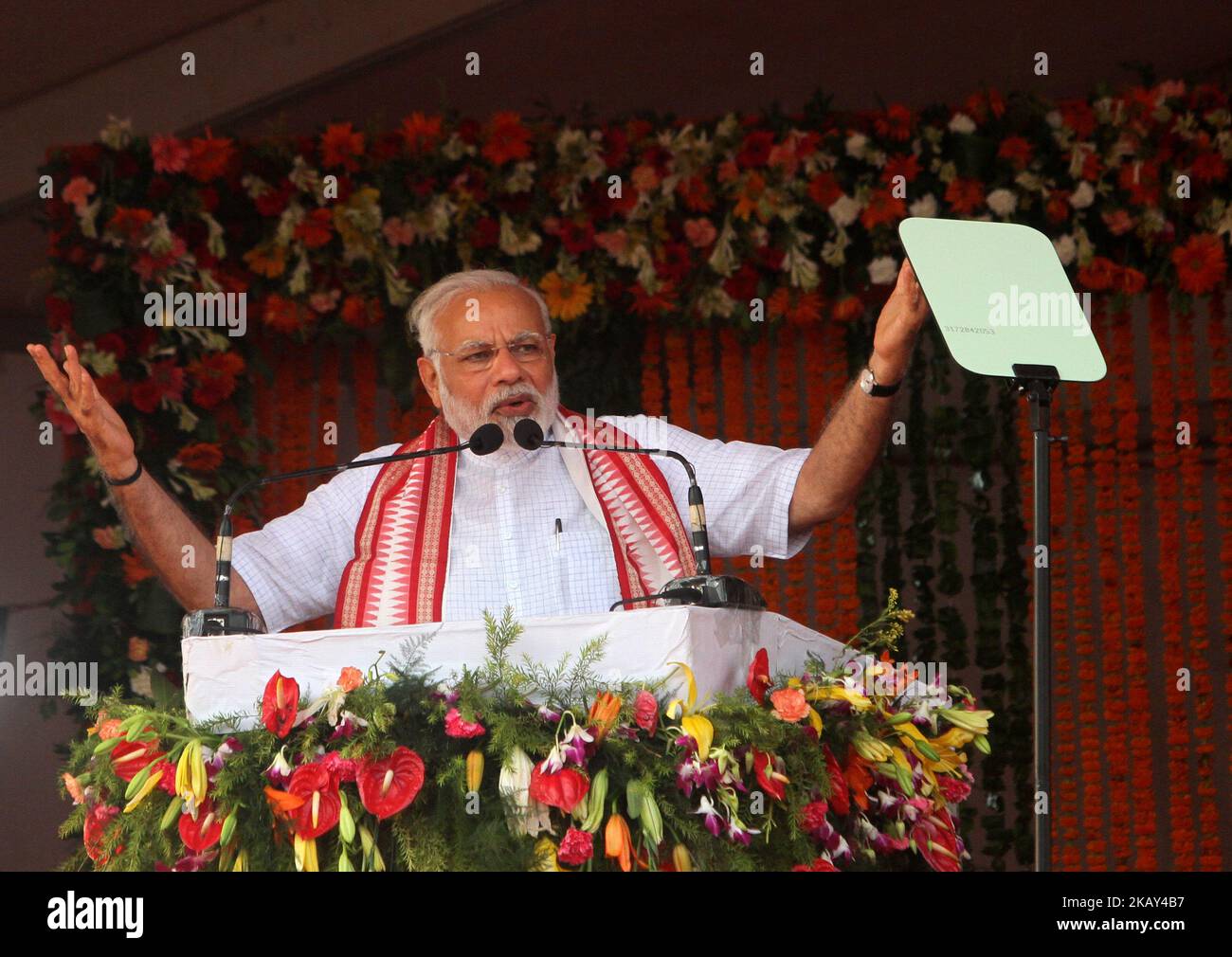 Modi in crowd hi-res stock photography and images - Alamy