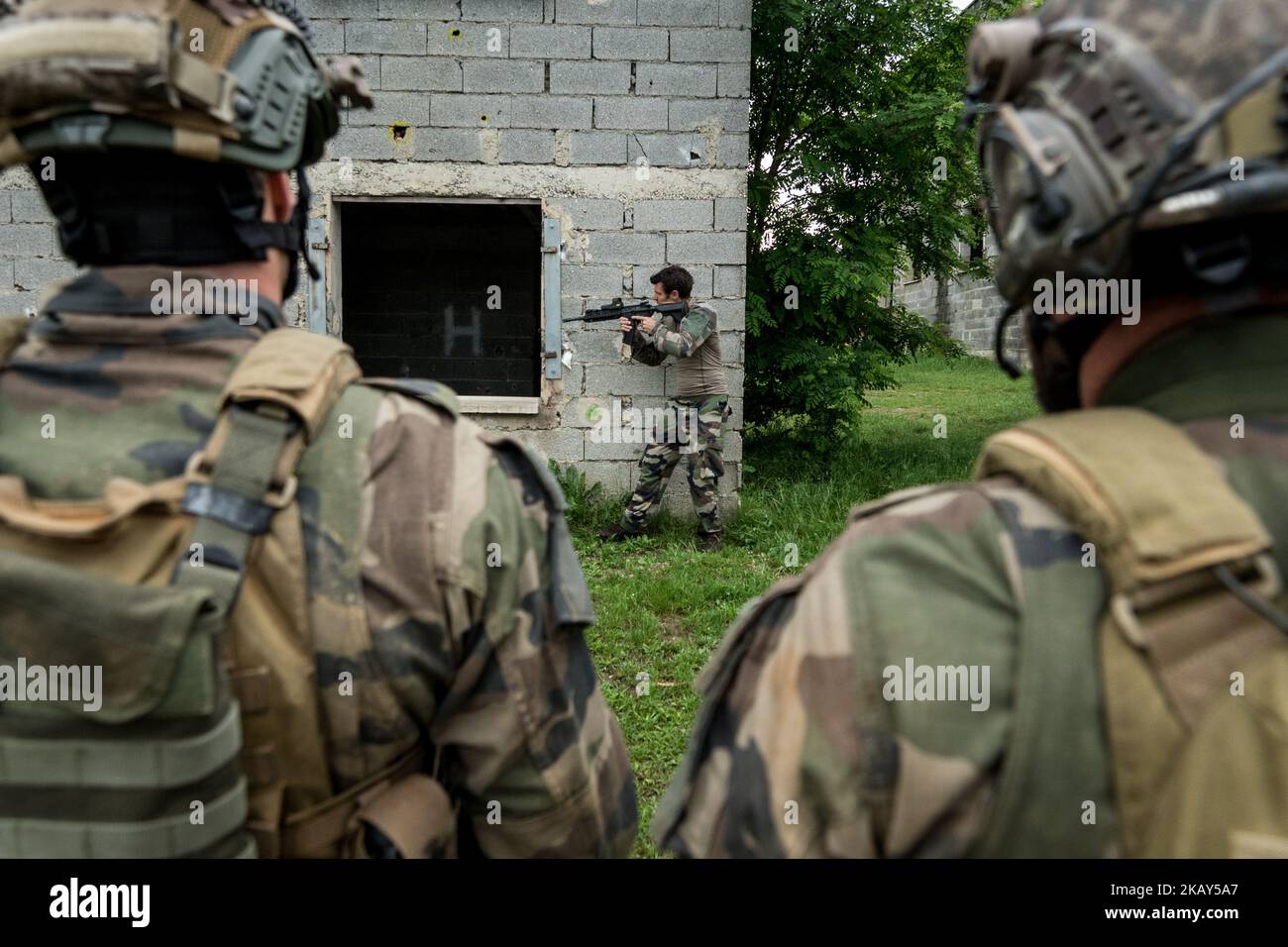The mountain commando group of the 7th battalion of alpine hunters ...
