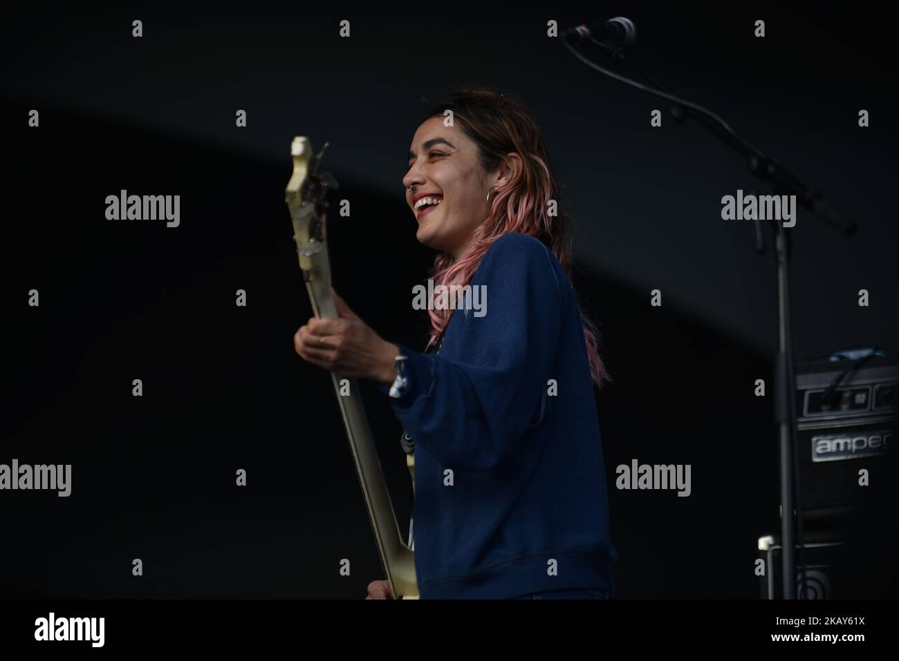 Warpaint band hi-res stock photography and images - Alamy