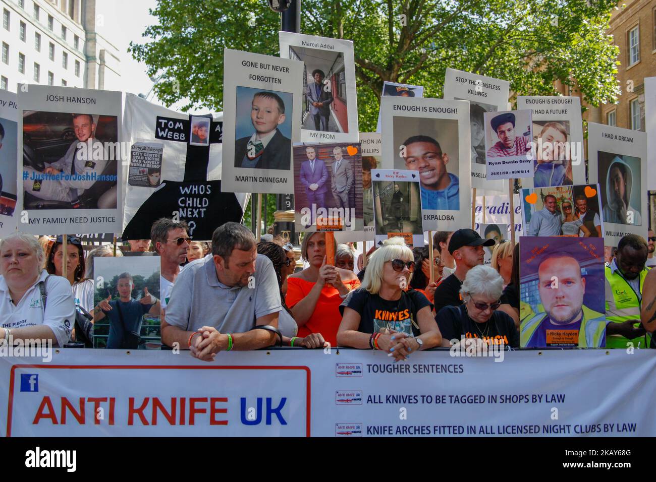 Signs for victims of Knife-Crime. Friends and Families of Knife-crime ...