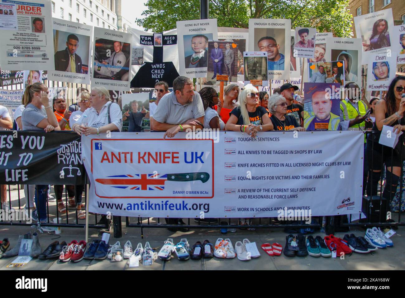 Signs for victims of Knife-Crime. Friends and Families of Knife-crime ...