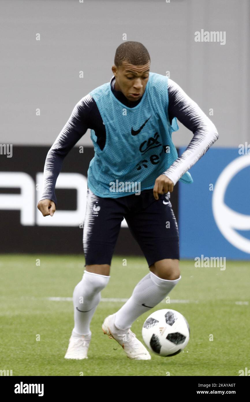 Kylian mbappe training hi-res stock photography and images - Alamy