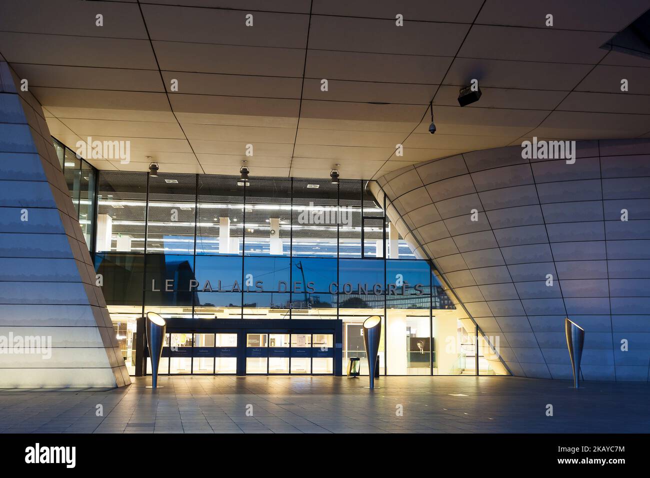 Palais des congres, Porte Maillot, Paris, France Stock Photo - Alamy