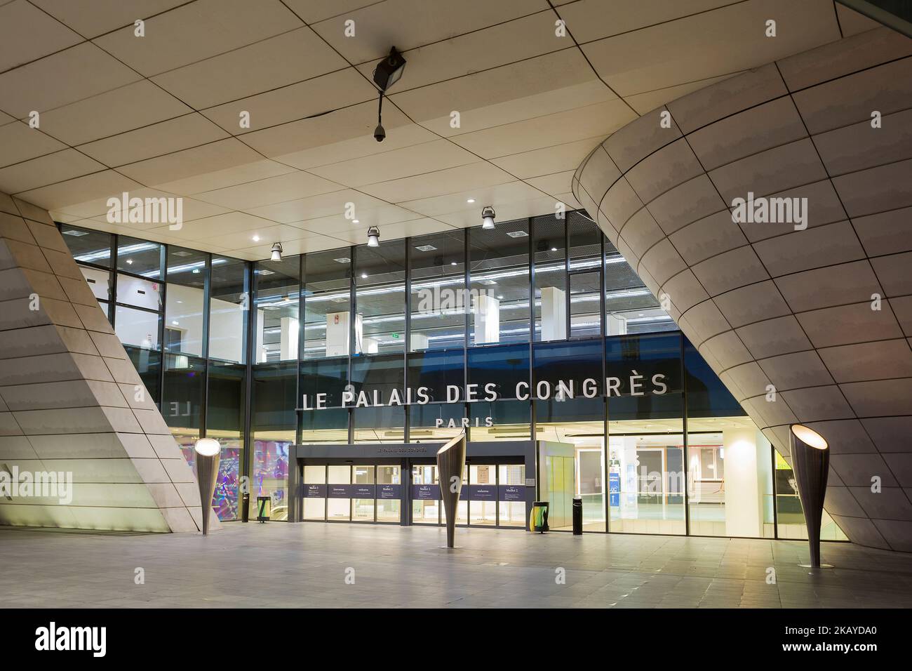 Palais des congres, Porte Maillot, Paris, France Stock Photo - Alamy