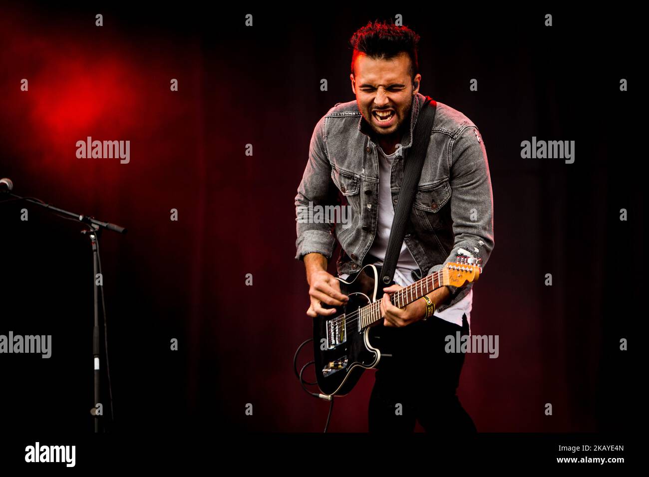 Dominic Craik of Nothing But Thieves performing live at Pinkpop ...