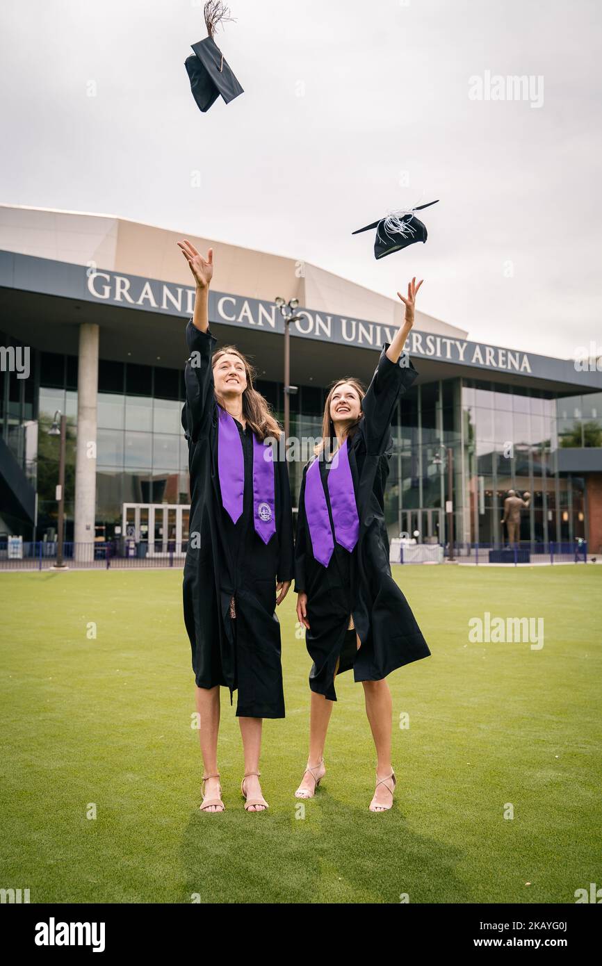 Two graduation hats hi-res stock photography and images - Alamy