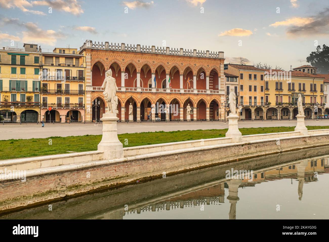 Padova, Italy - 03-05-2022: Beautiful historic buildings in Prato della ...