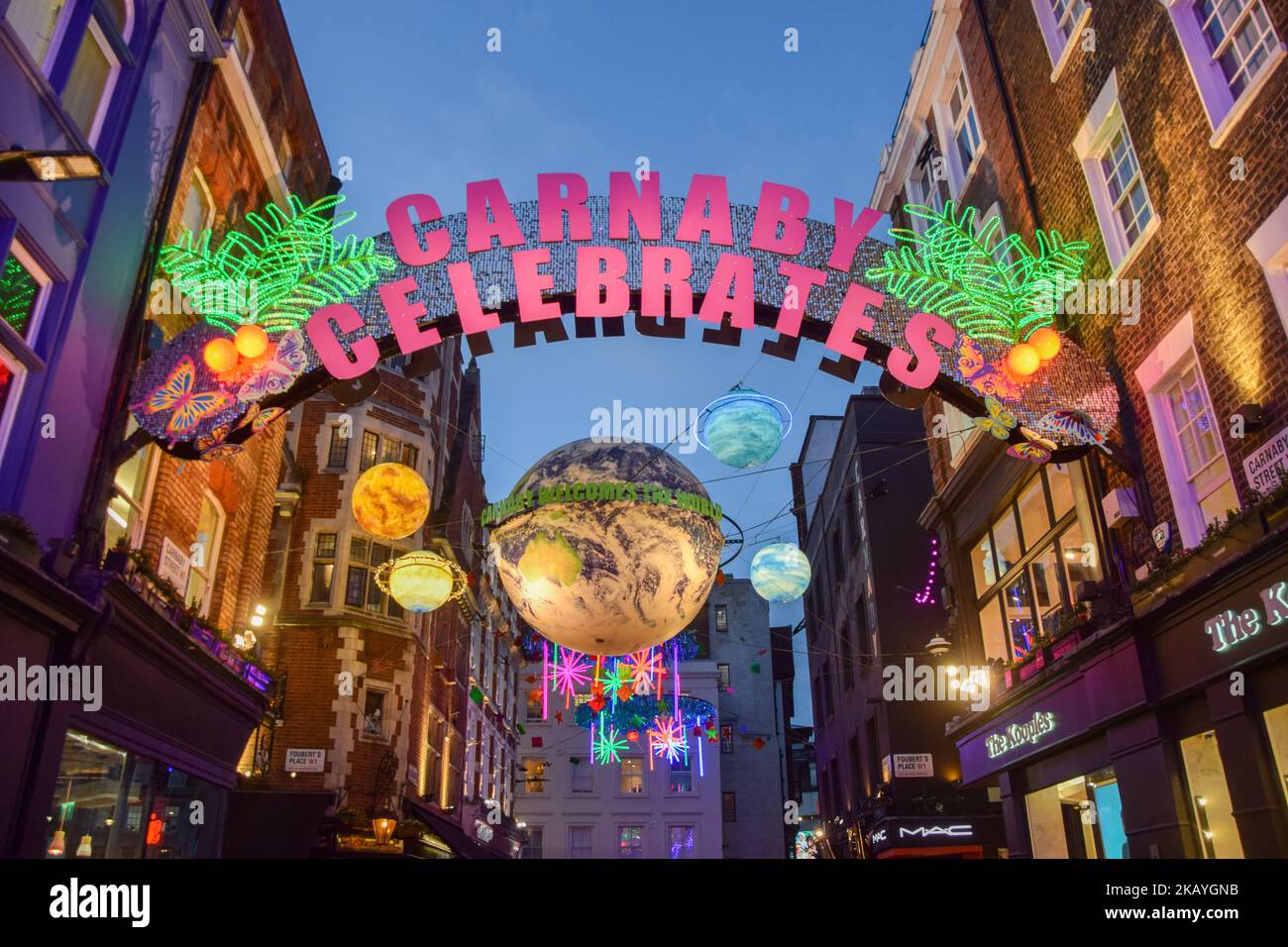 London, England, UK. 3rd Nov, 2022. This year's Christmas decorations ...