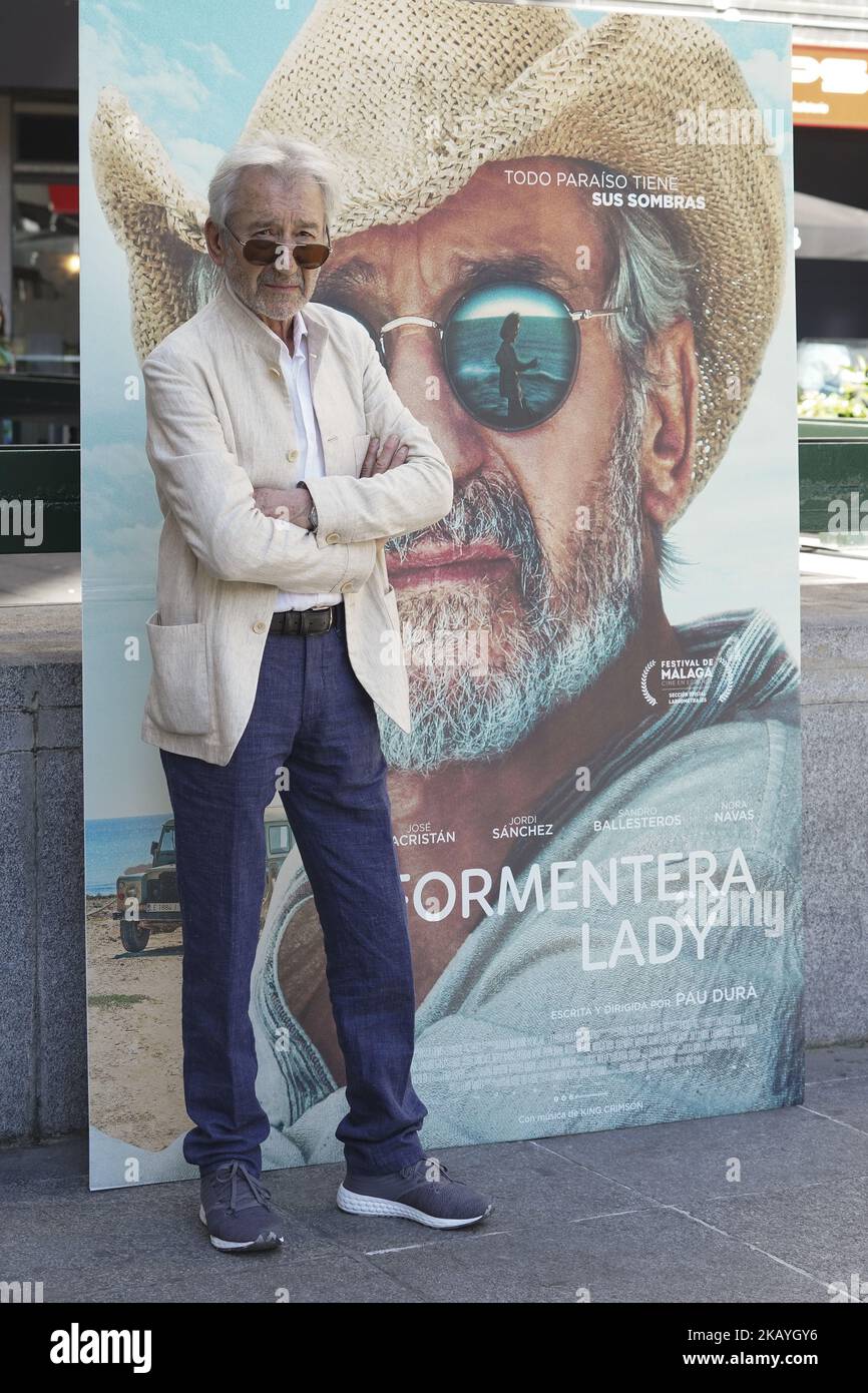 the actor Jose Sacristan poses during the presentation of the film ...