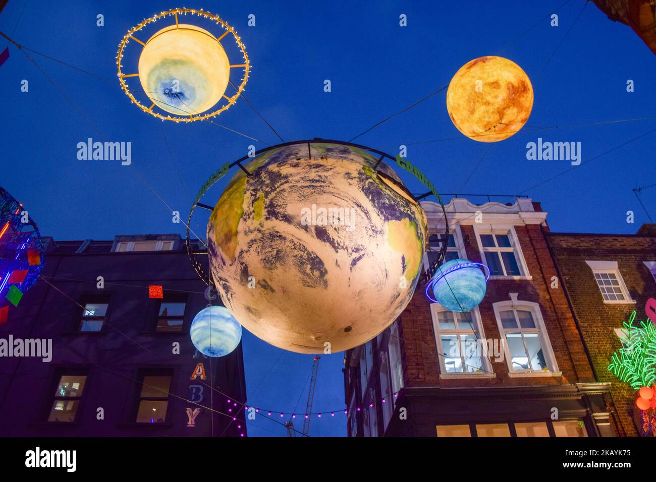 London, England, UK. 3rd Nov, 2022. This year's Christmas decorations ...