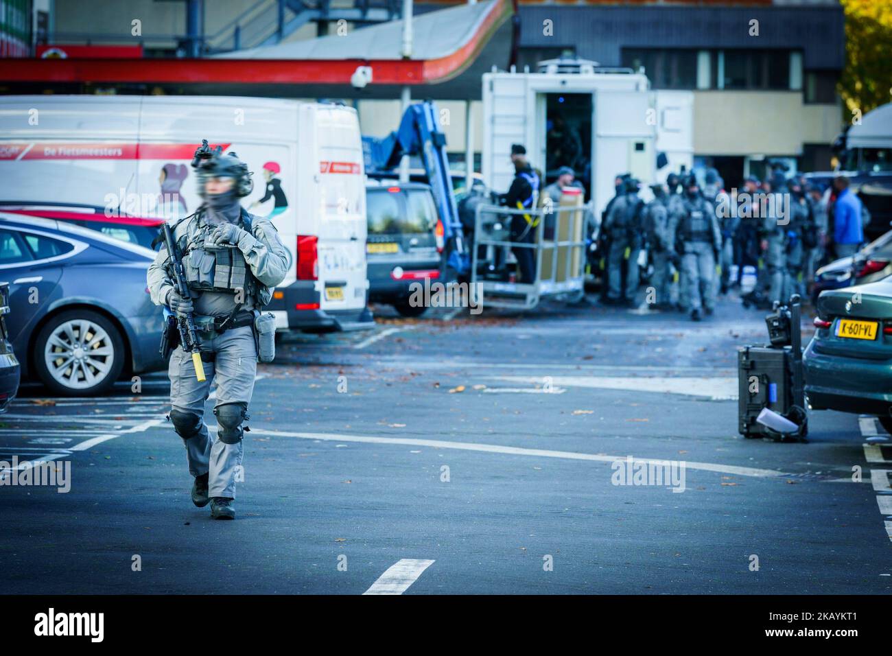 UTRECHT - 02-11-22, Grote anti-terreur oefening bij voetbalstadion ...