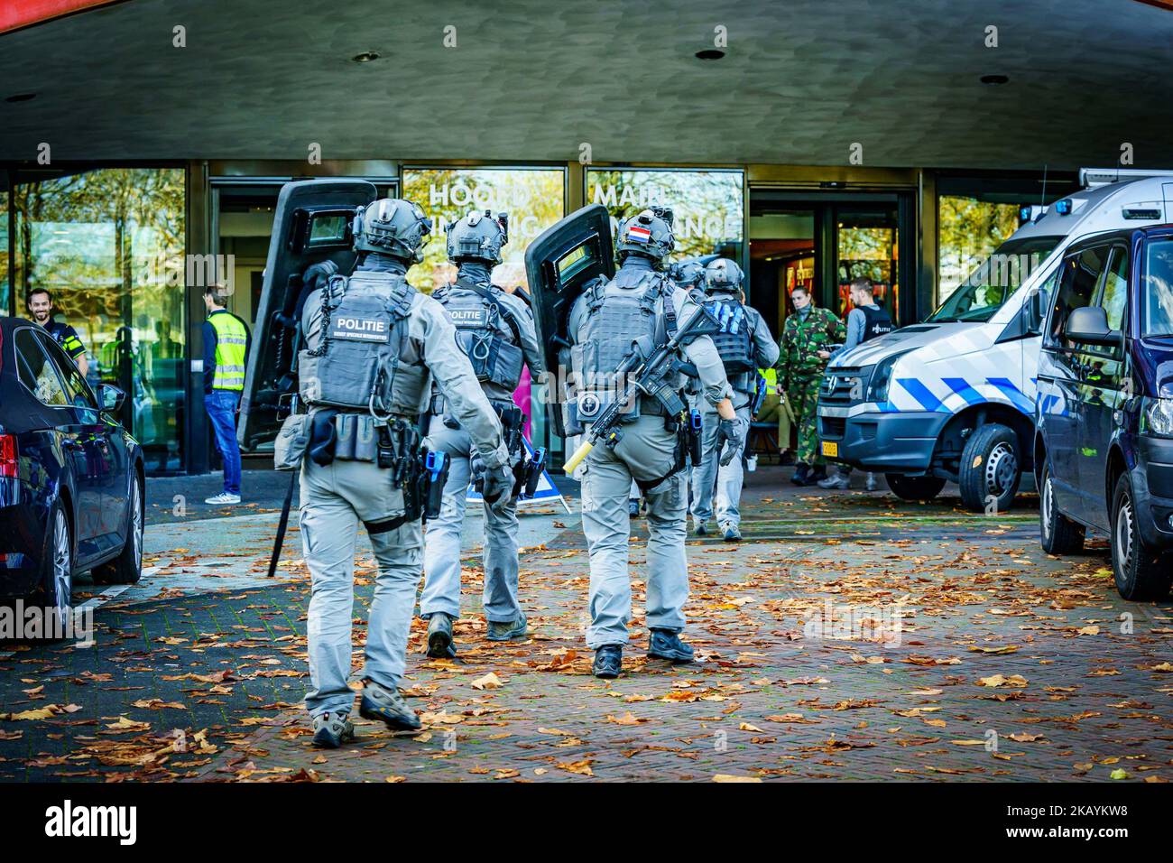 UTRECHT - 02-11-22, Grote anti-terreur oefening bij voetbalstadion ...