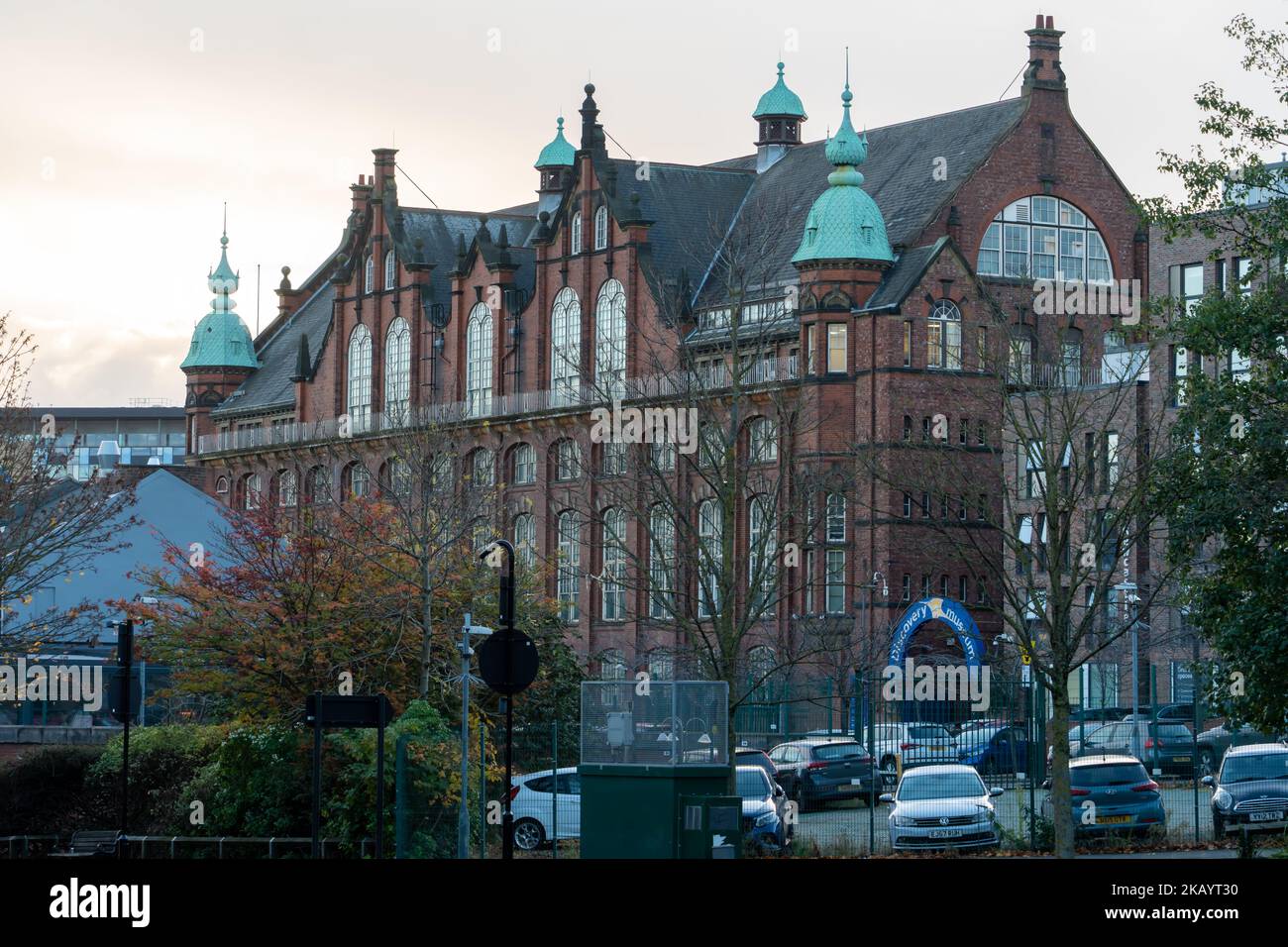 Exterior view of the Discovery Museum building - a science and history ...