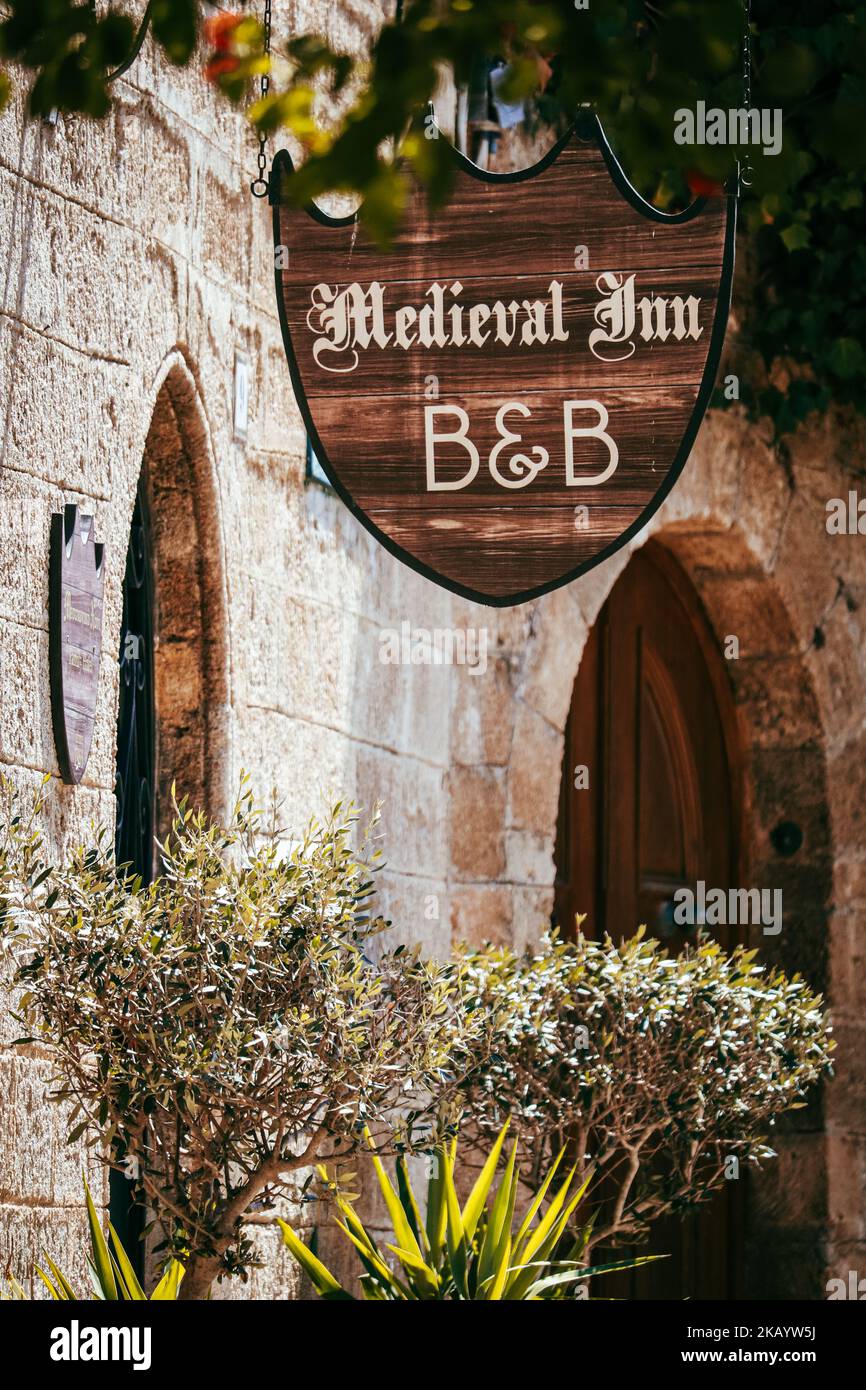 Medieval inn hi-res stock photography and images - Alamy