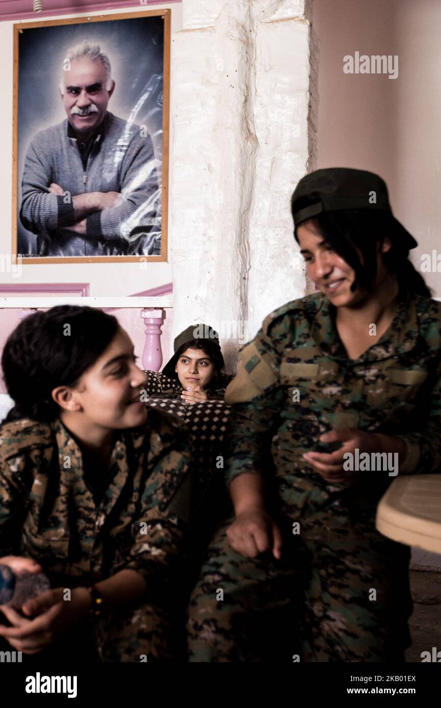 In Hasaka / Syria Kurdish and Arab young women who have joined the YPG are living on a training ...