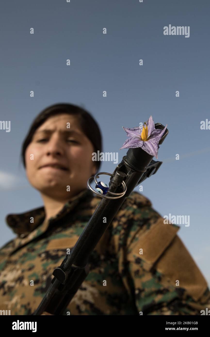 In Hasaka / Syria Kurdish and Arab young women who have joined the YPG are living on a training ...