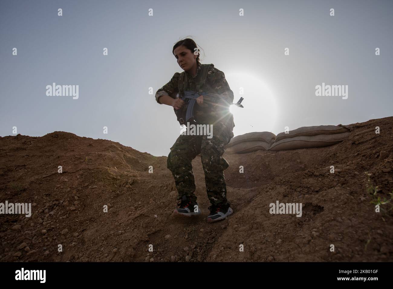 In Hasaka / Syria Kurdish and Arab young women who have joined the YPG are living on a training ...