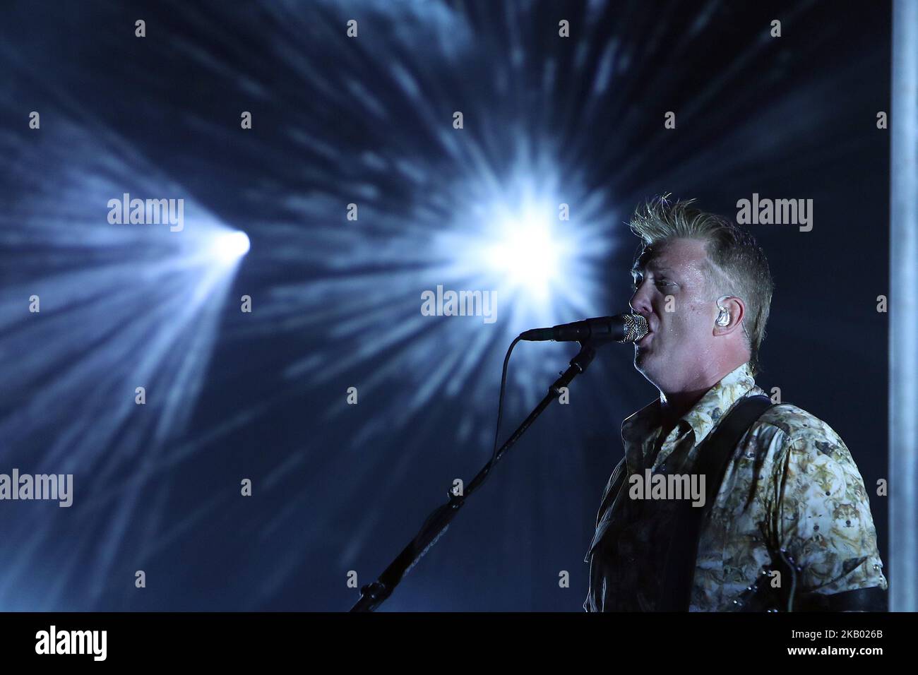 Josh homme lead singer queens hi-res stock photography and images - Alamy