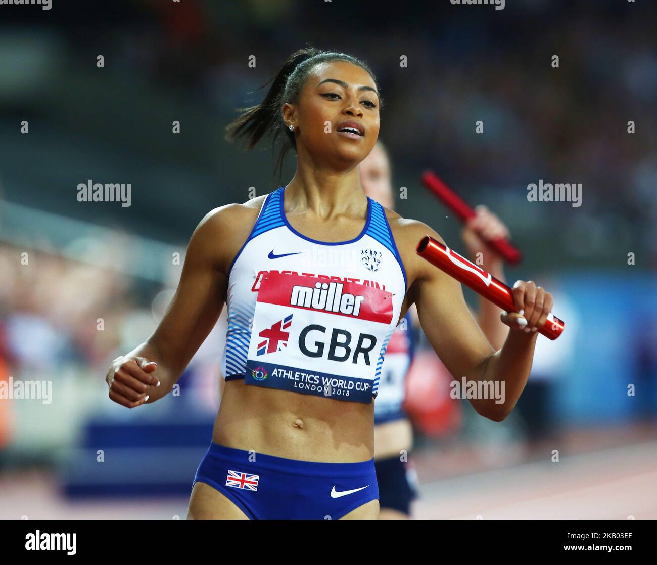 Shannon Hilton of Great Britain and Northern Ireland (Winner) compete ...