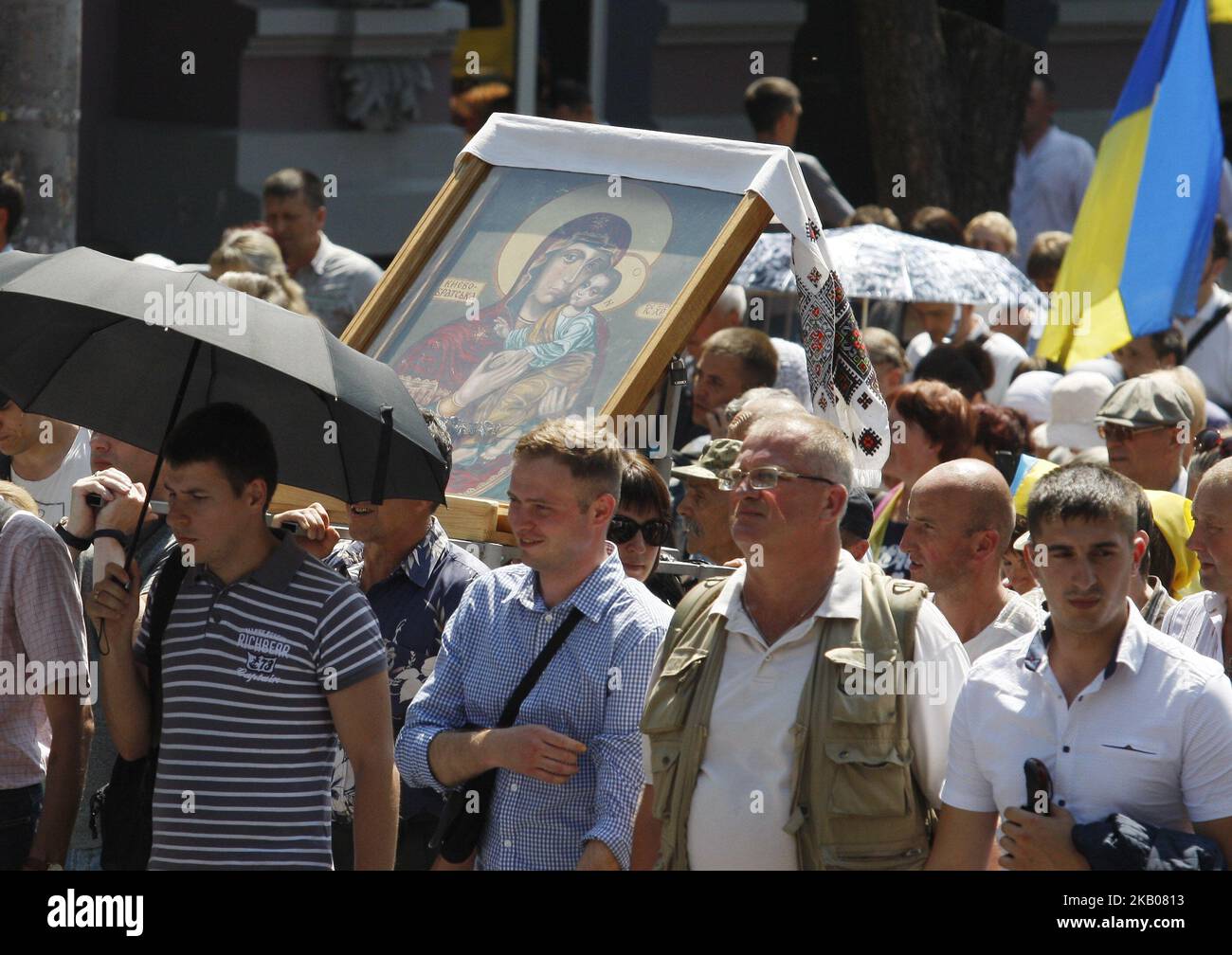 Ukrainian priests and believers of Ukrainian Orthodox Church of Kiev ...