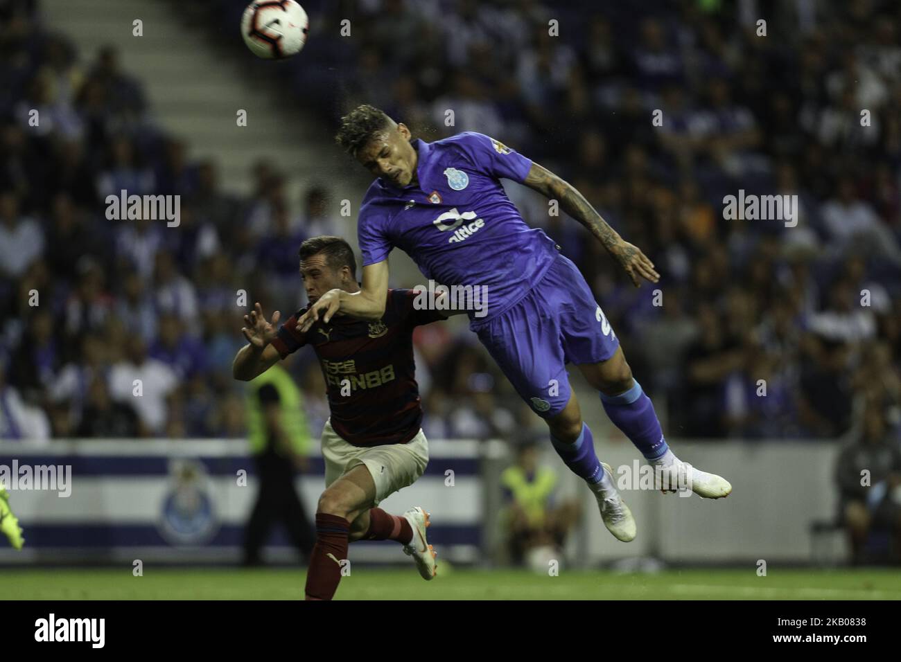 Porto's Brazilian forward Soares in action during the Official ...
