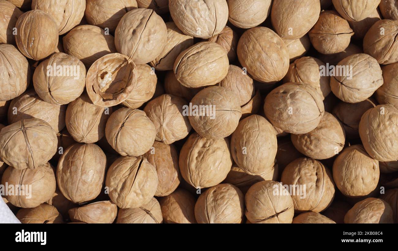 dried walnuts on the counter Stock Photo - Alamy
