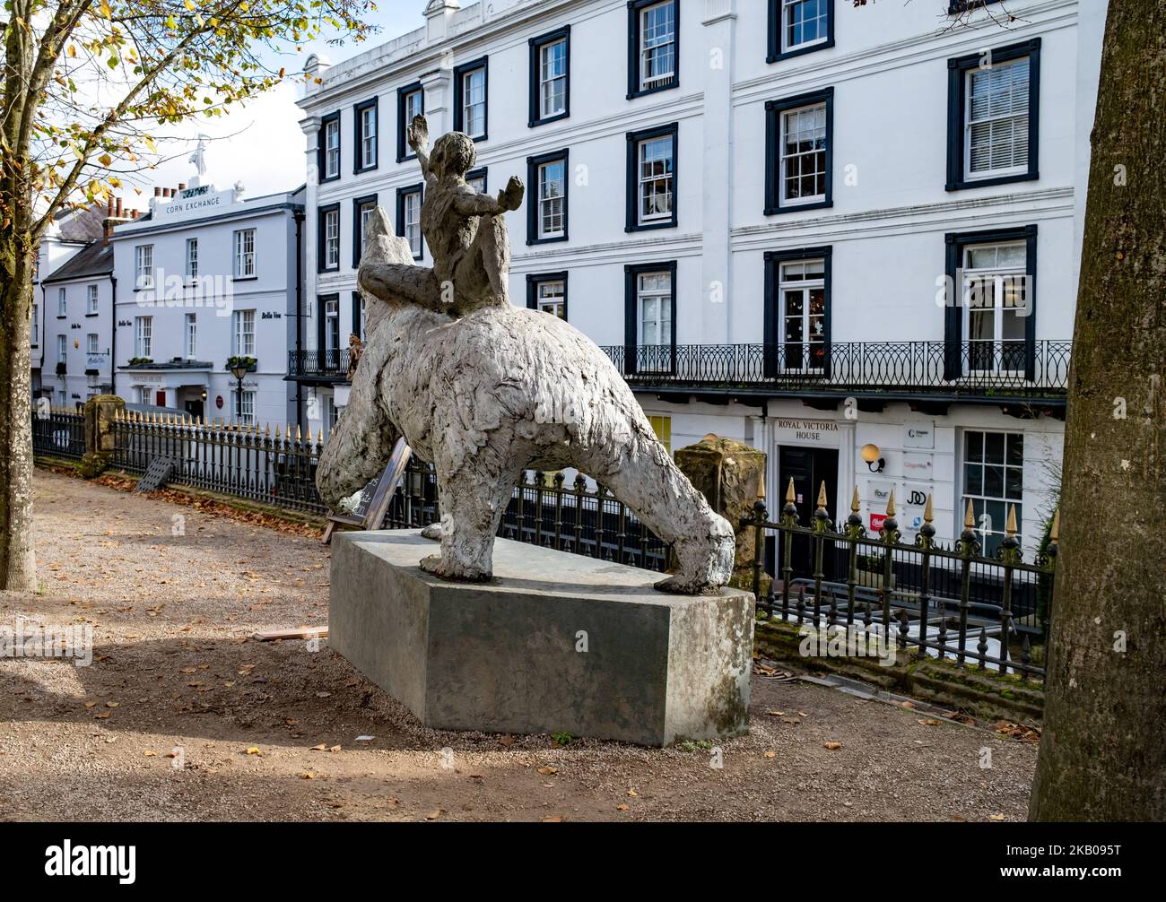 Tunbridge Wells, Kent, UK – October 31 2022. The Polar Dance sculpture ...