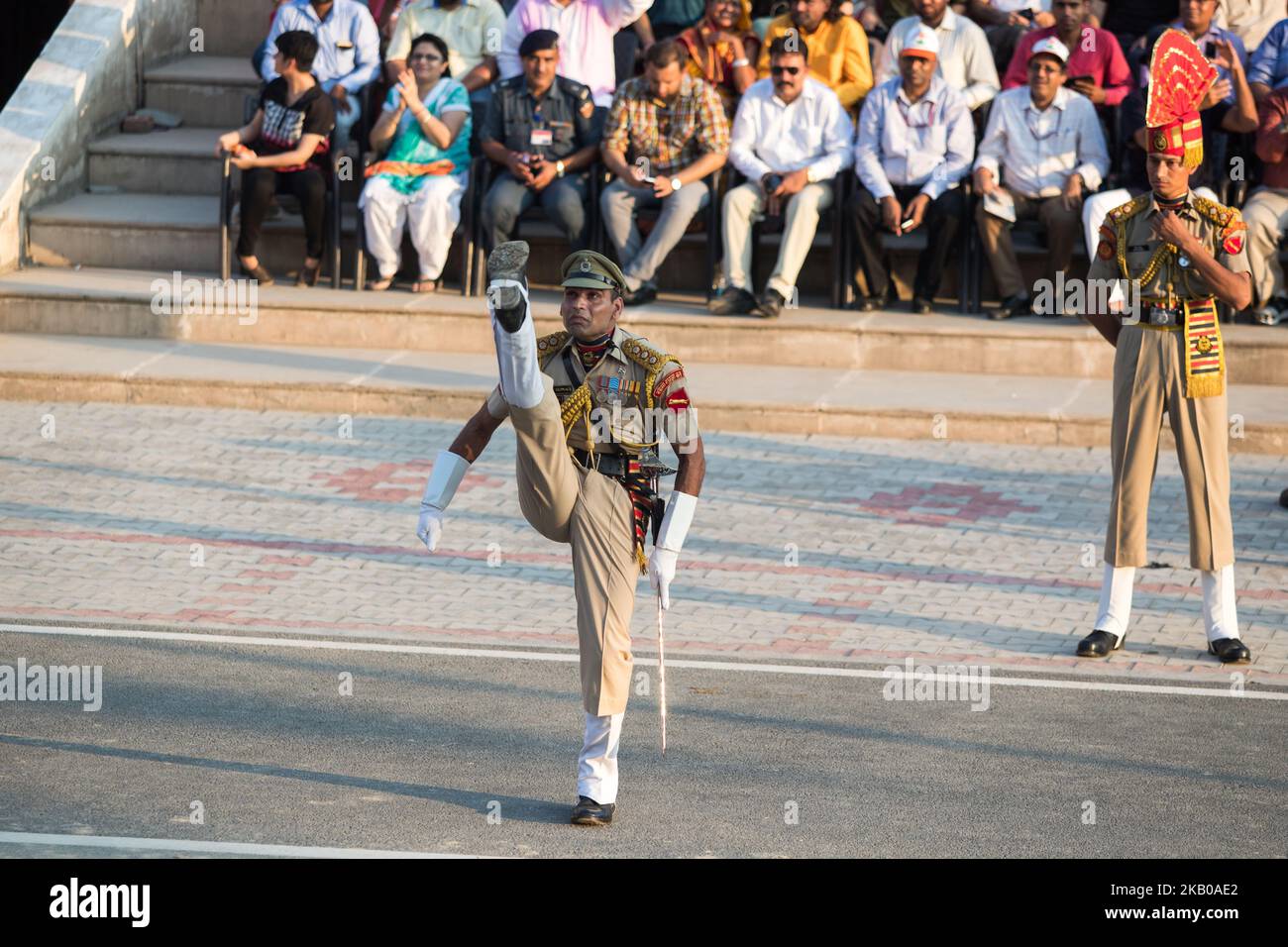 Indian military BSF (Border Security Force) march Wagah-Attari border ...