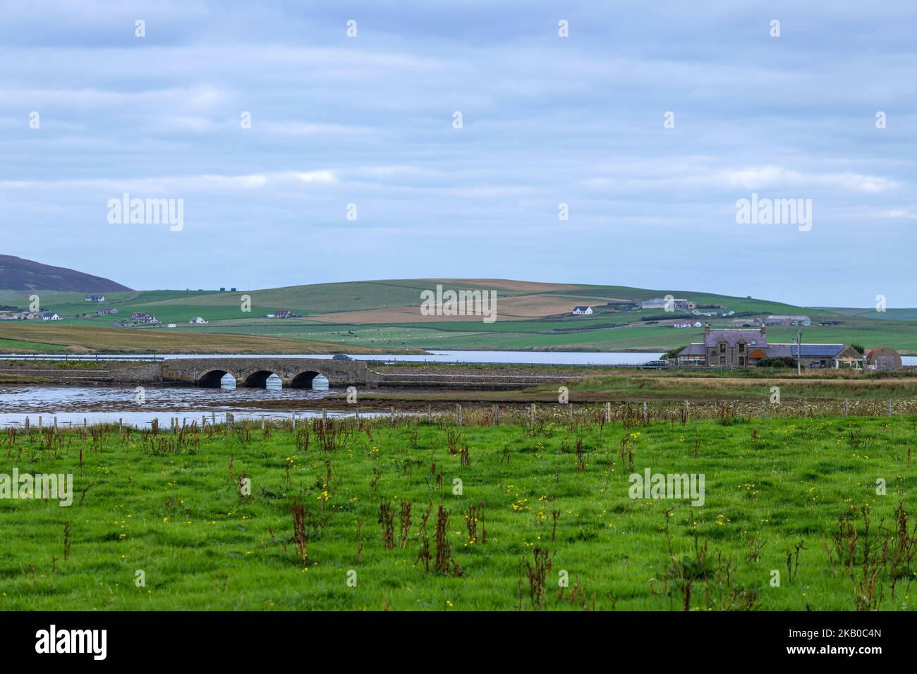 Small arched bridge hi-res stock photography and images - Alamy