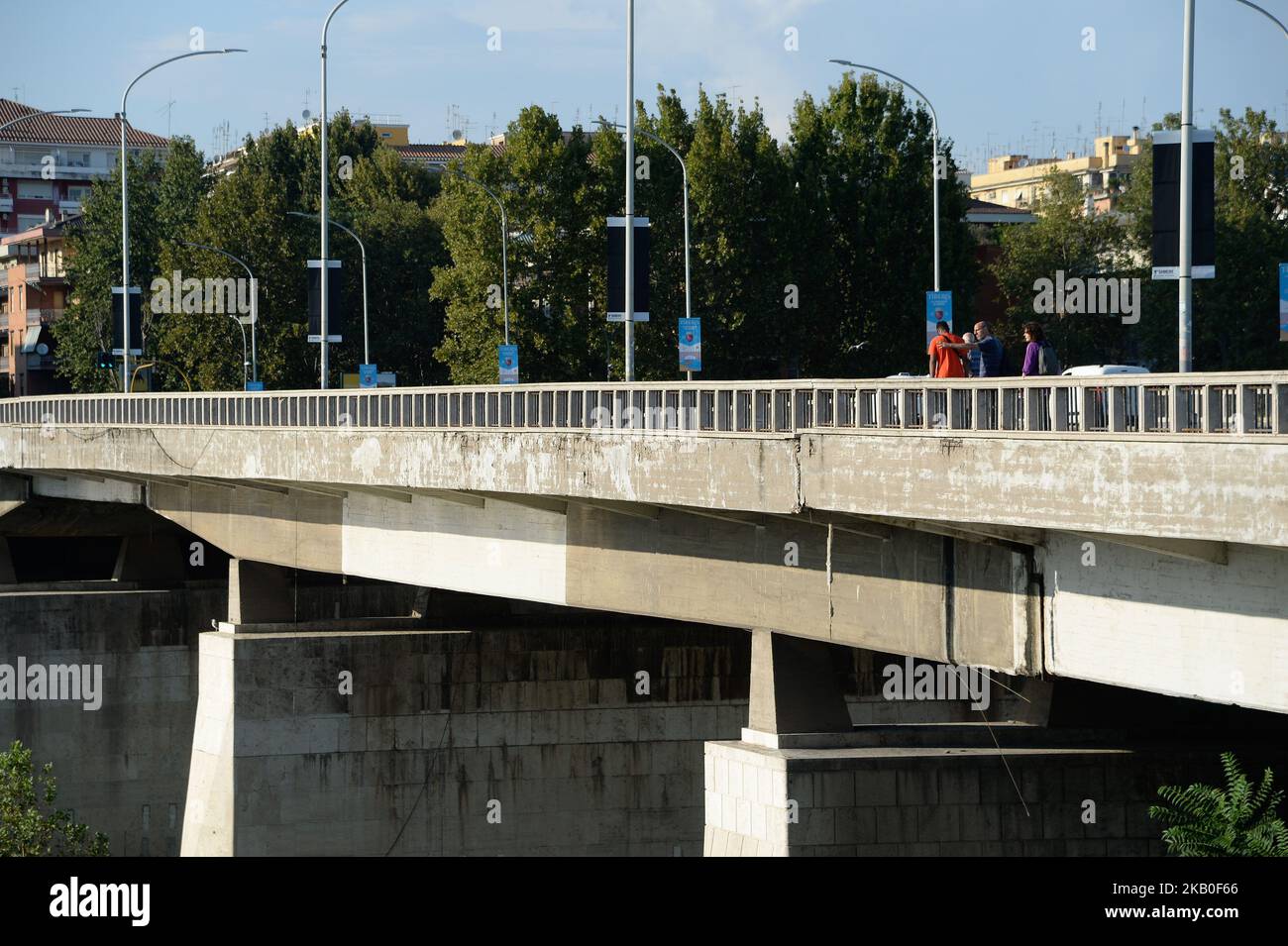 After the collapse of the Morandi bridge in Genoa, alarms on ...