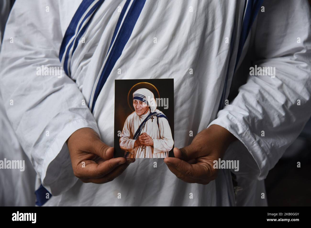 Missionaries of Charity nun's Celebrates the Mother Teresa 108th birth ...