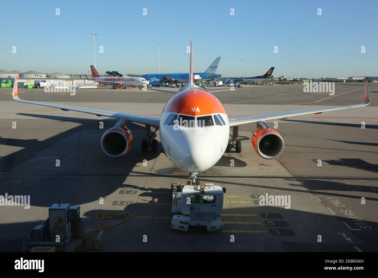 EasyJet Airlines Airbus A320-214 airplane (Austria Livery) at Amsterdam ...
