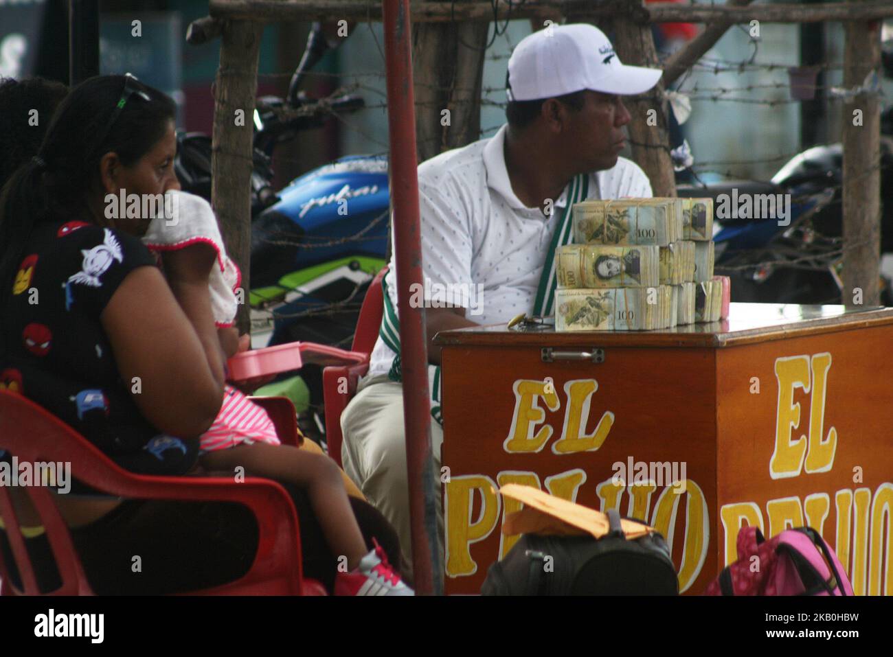 The business of the Venezuelan currency on the border with Colombia. At ...