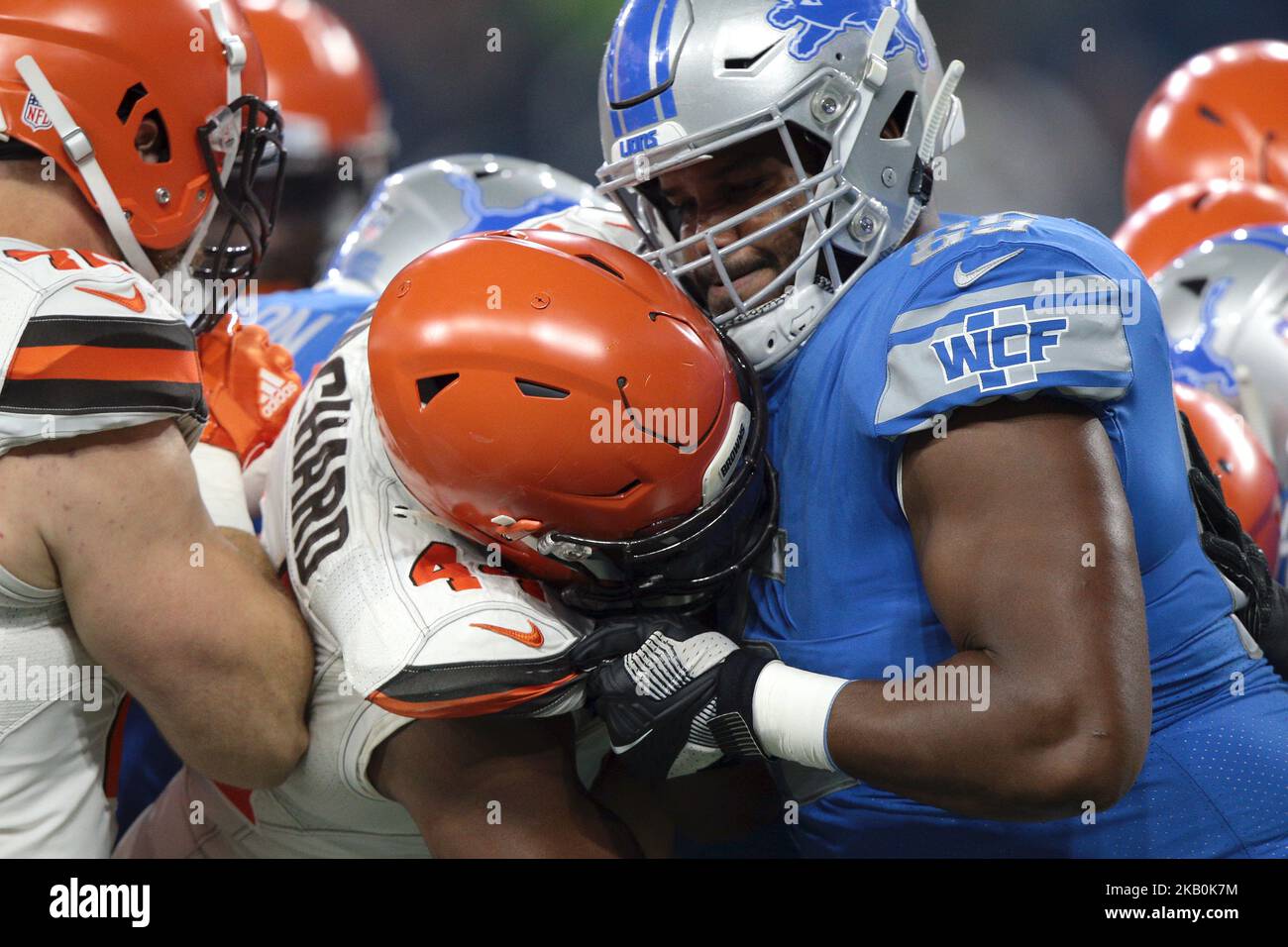 Offensive guard tyrell crosby hi-res stock photography and images - Alamy