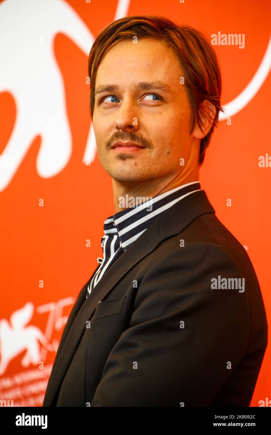 Tom Schilling attends 'Werk Ohne Autor (Never Look Away)' photocall ...