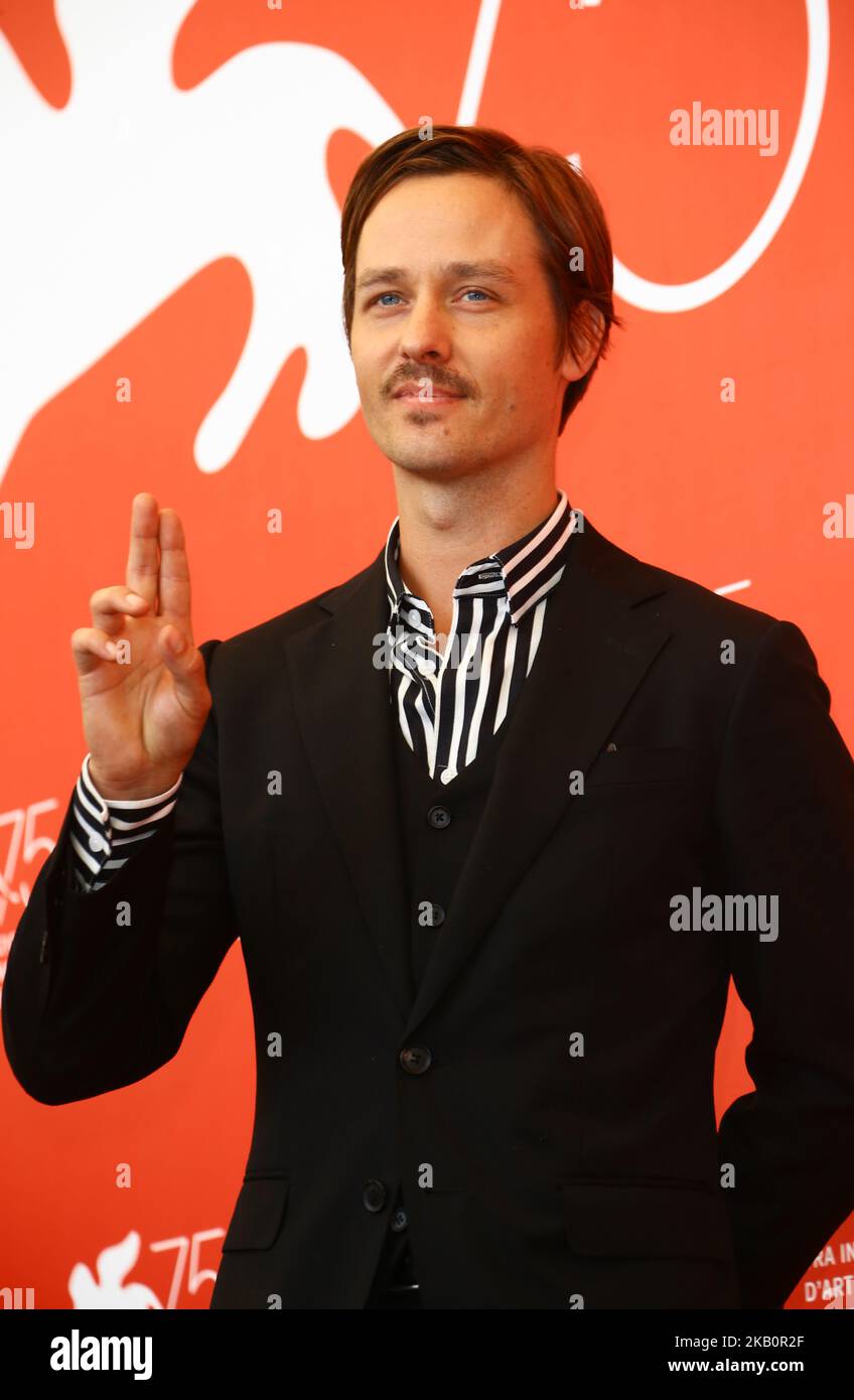 Tom Schilling attends 'Werk Ohne Autor (Never Look Away)' photocall ...